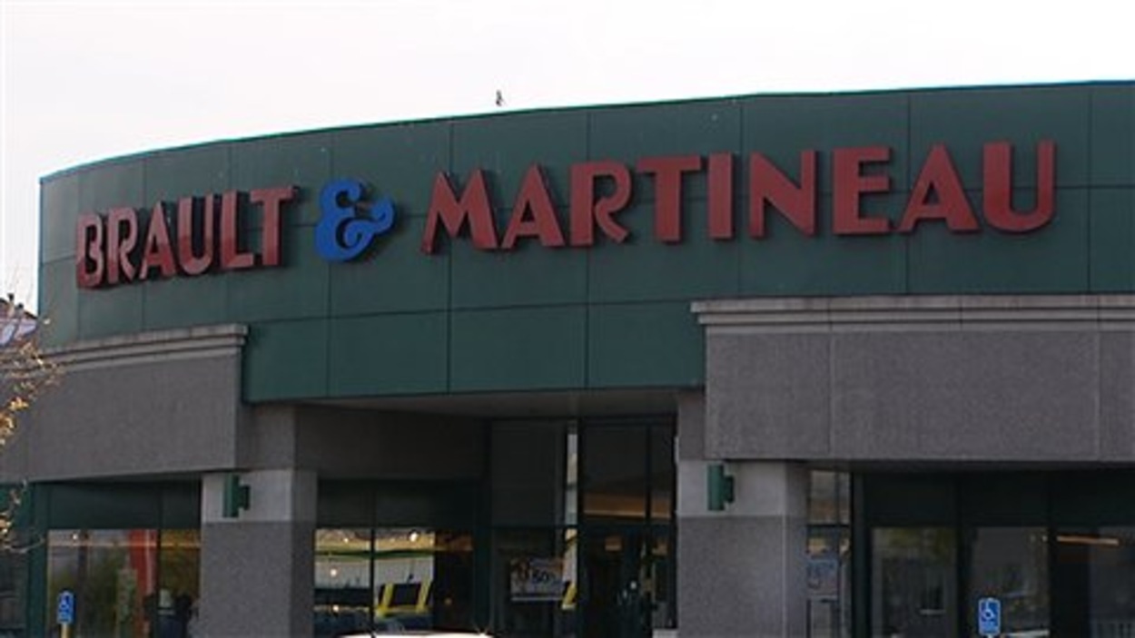 Lock-out au centre de distribution de Brault & Martineau | Radio-Canada