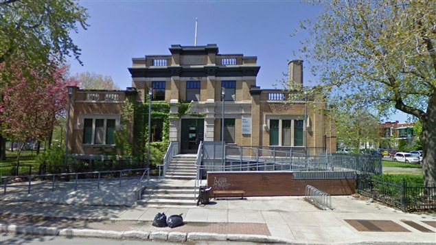 Des citoyens se portent à la défense du Bain Émard | Radio-Canada