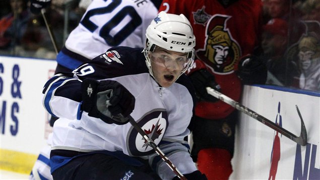 Maxwell fait un aller-retour | Radio-Canada