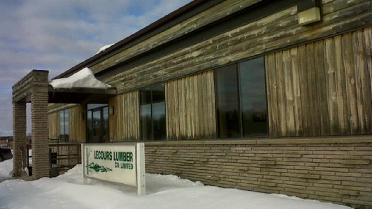 Arrêt de production à l’usine Lecours Lumber de Hearst | Radio-Canada