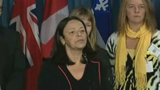 La sénatrice Pierrette Ringuette s'attaque aux frais de cartes de ...