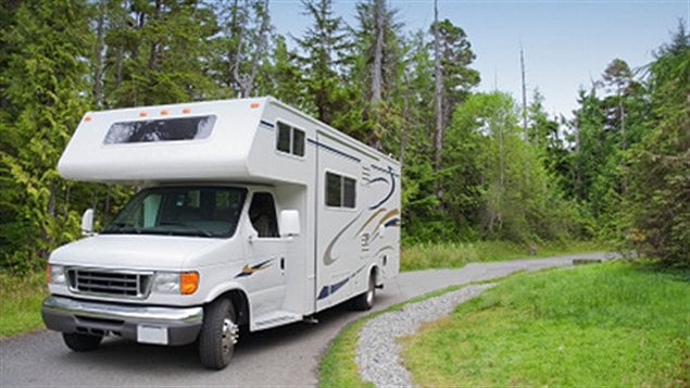 Gatineau autorise le stationnement des VR dans la cour avant des ...