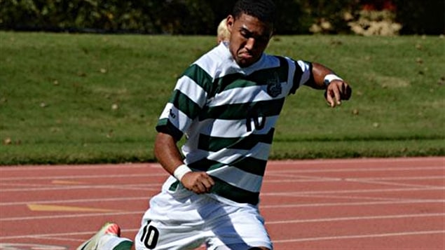 Evan James et trois attaquants | Radio-Canada