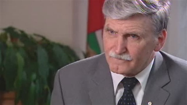 Le général Dallaire réagit à l'expulsion de Léon Mugesera | Radio-Canada
