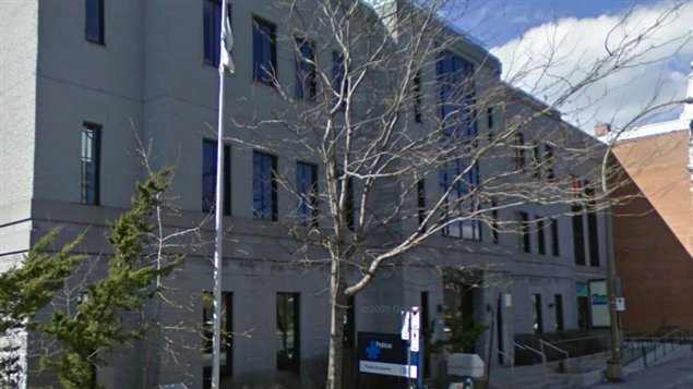 Les cols bleus de Montréal surveilleront les locaux du SPVM | Radio-Canada