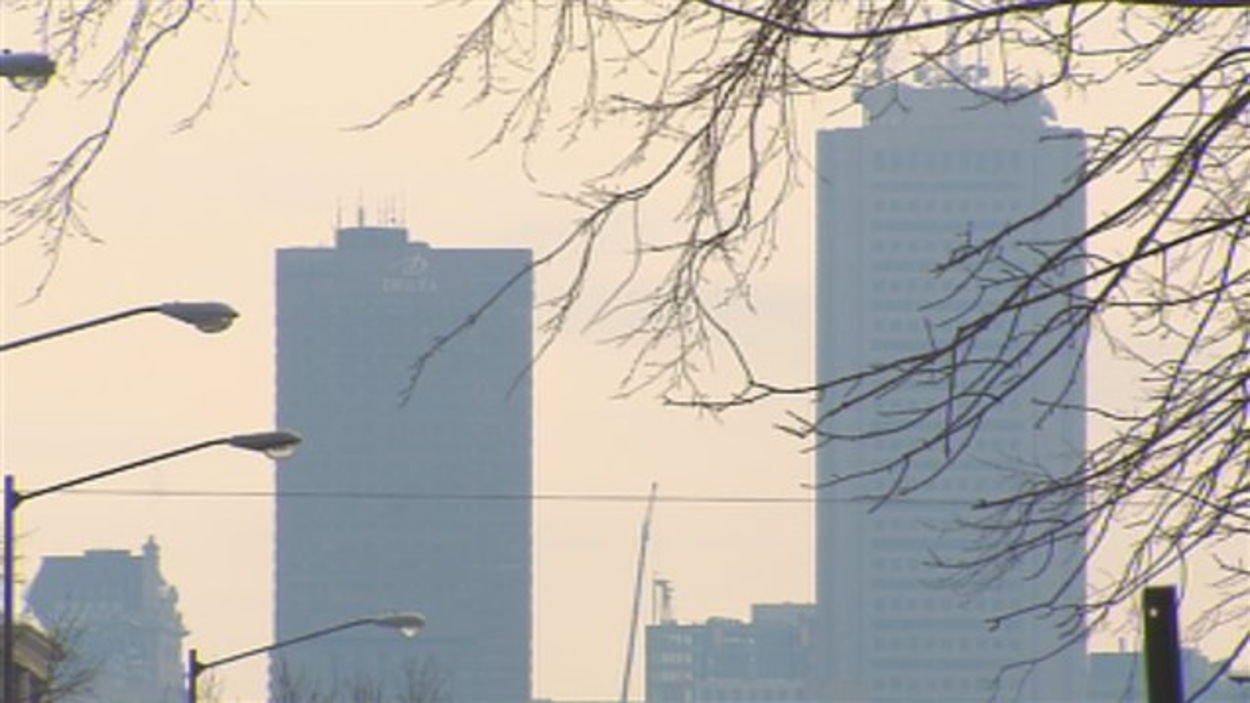 Un nuage de smog plane sur Québec | Radio-Canada