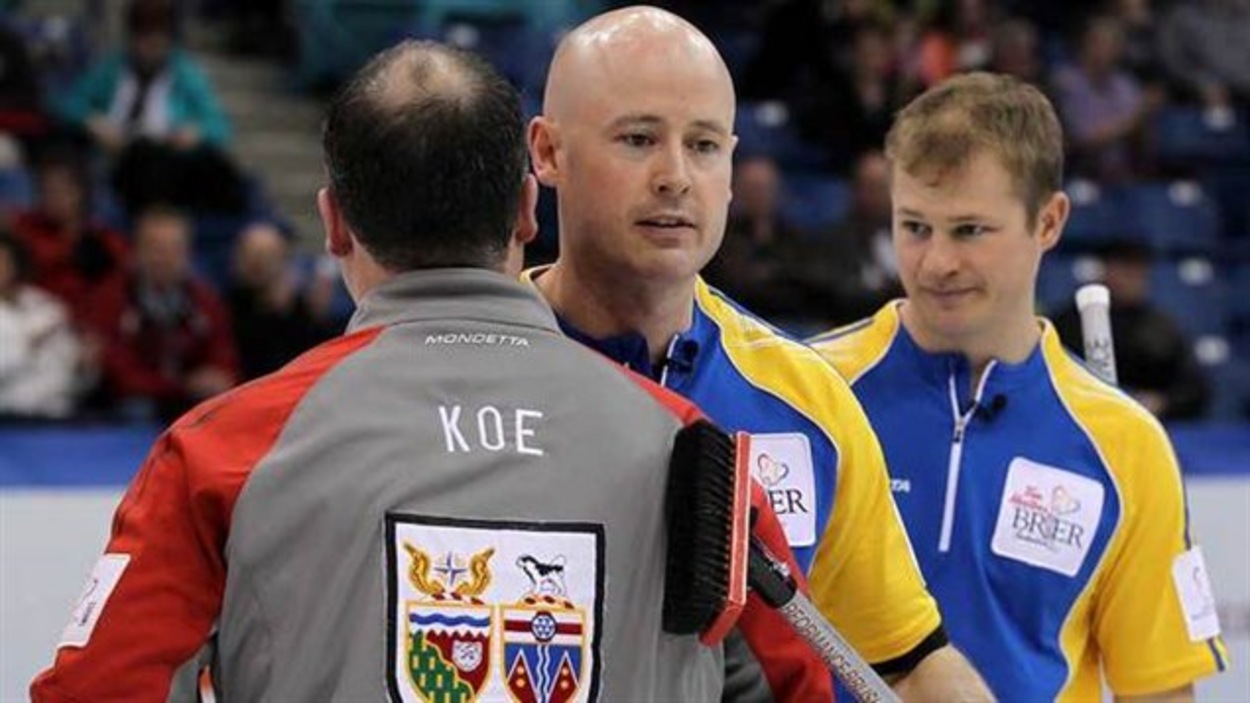 Kevin Koe défait son frère Jamie et l'Alberta accède à la demi-finale ...