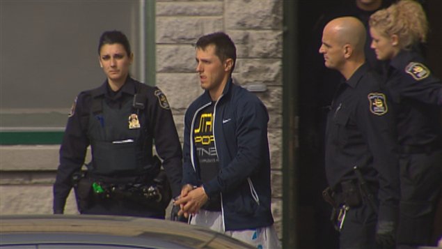 Arrestation pour leurre d'enfant à Saint-Jean-Eudes | Radio-Canada