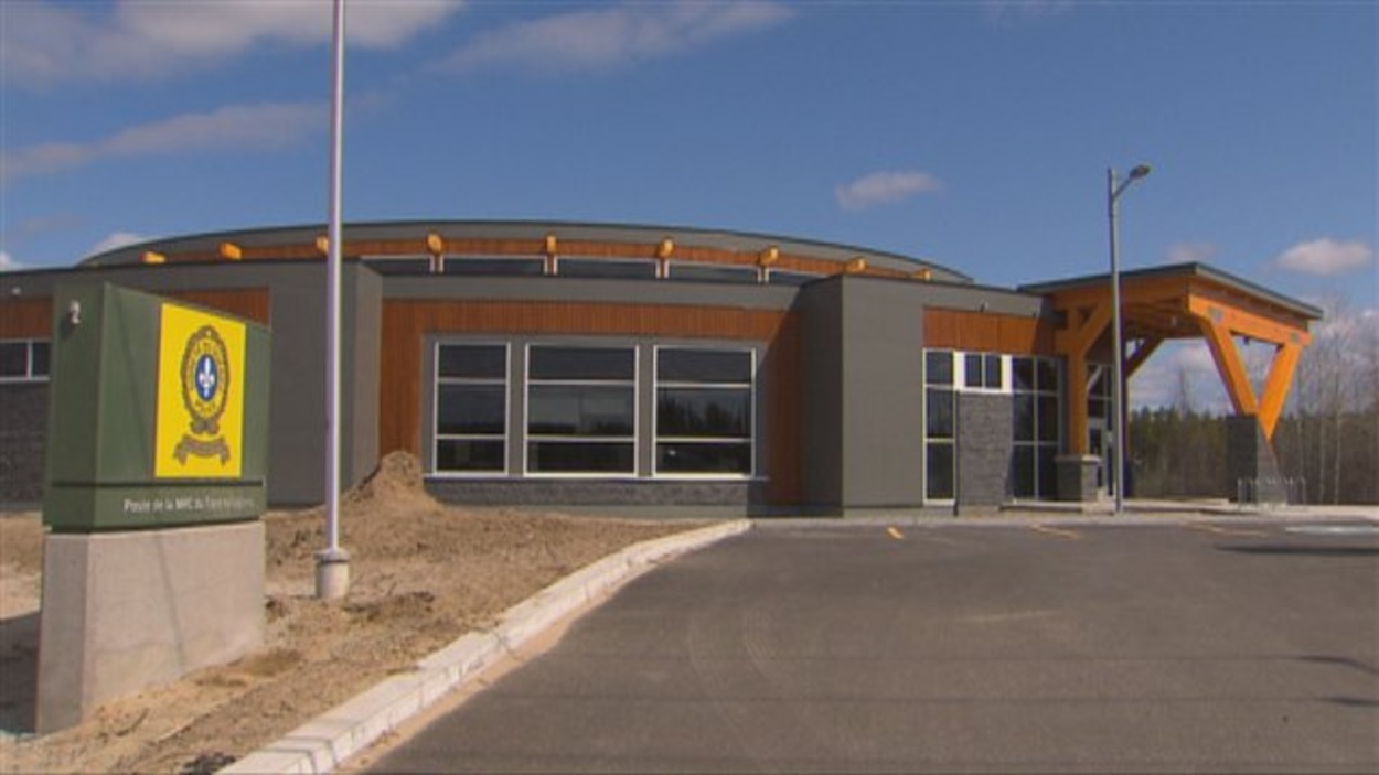 Inauguration du poste de la Sûreté du Québec à Saint-Ambroise | Radio ...