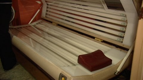 Des salons de bronzage de Winnipeg et Vancouver licencient du personnel ...