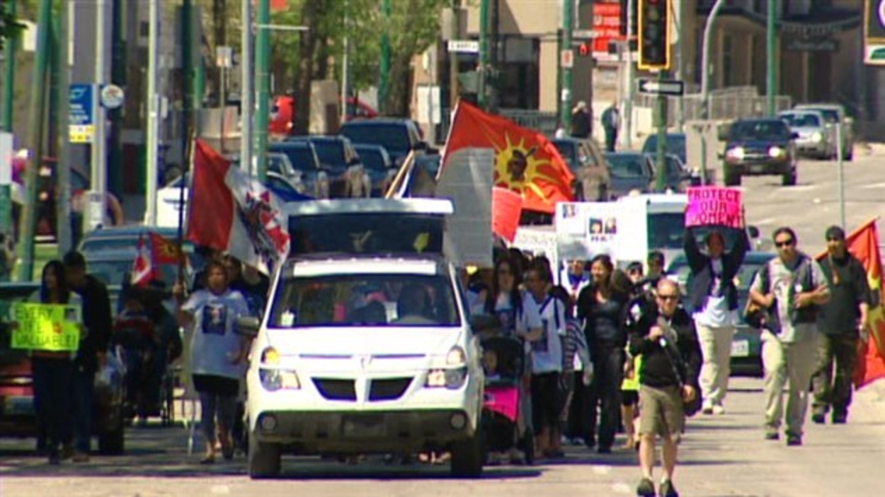 Des proches rendent hommage à Carolyn Sinclair | Radio-Canada