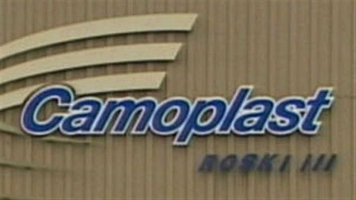 Roxton Falls : relance de l'usine Camoplast | Radio-Canada