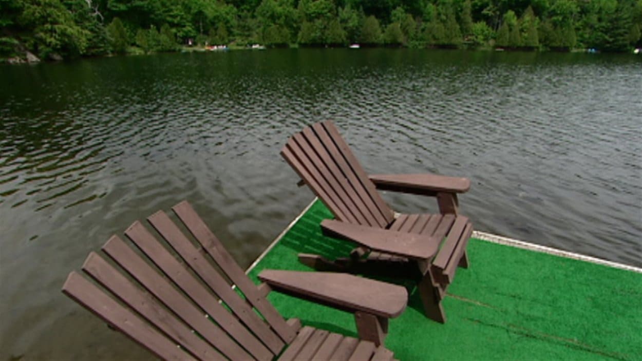 La Croix-Rouge canadienne condamne les jeux sous l'eau | Radio-Canada