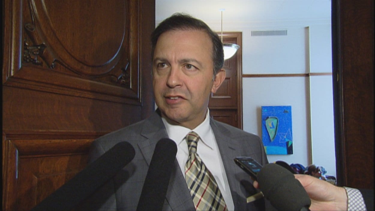 Sam Hamad ne sera pas de la course à la direction du PLQ | Radio-Canada