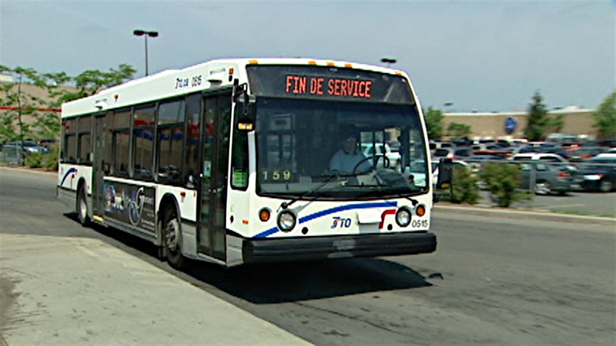 Hausse importante des tarifs dans les autobus de la STO | Radio-Canada