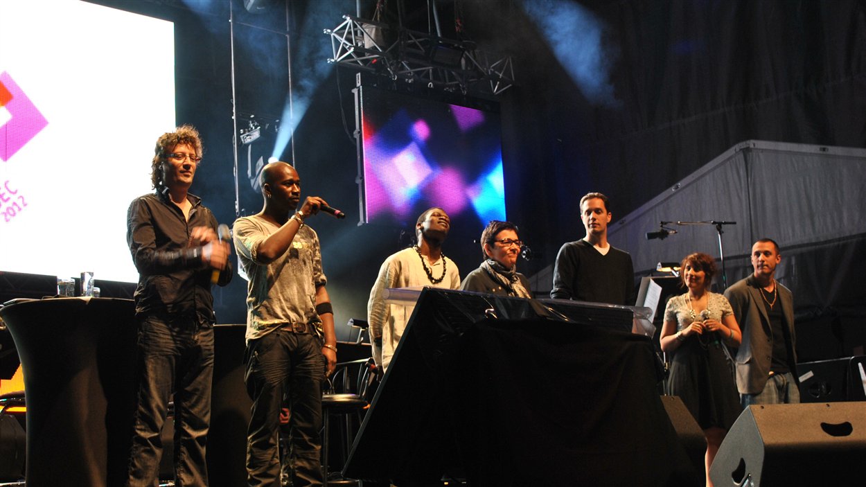 Les slameurs rendent hommage à la langue française | Radio-Canada