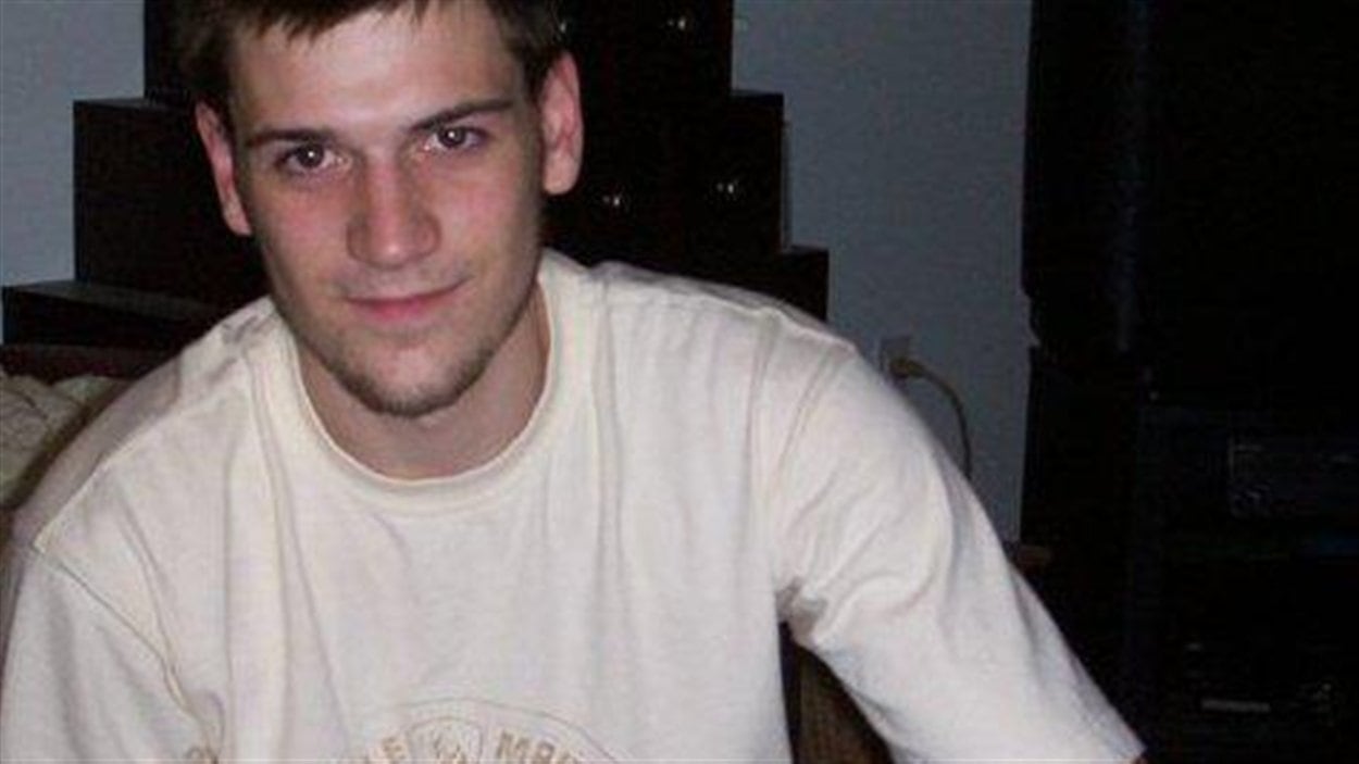 Les proches de Joey Faubert se rassemblent pour lui dire adieu | Radio ...