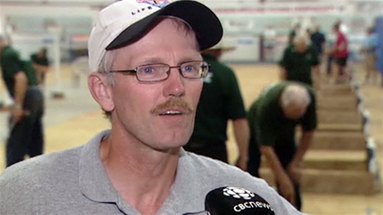 Des sportifs s'affrontent au fer à cheval à Saskatoon | Radio-Canada