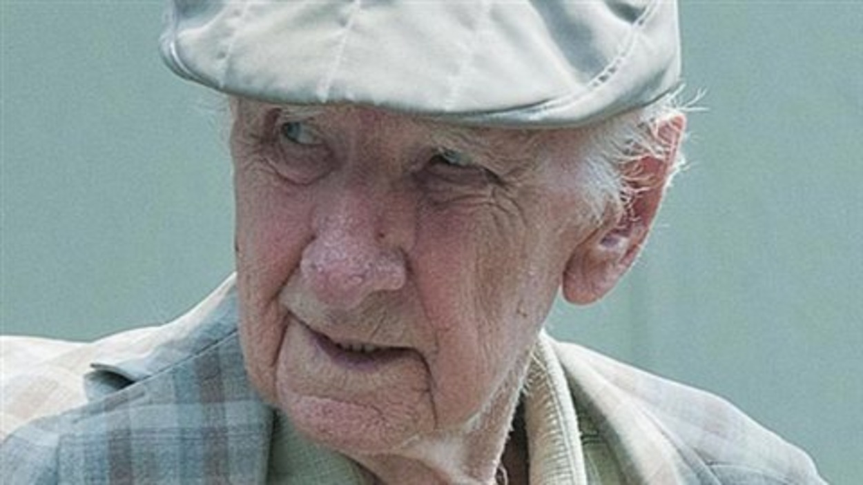 Le criminel nazi et ancien Canadien Laszlo Csatary est mort | Radio-Canada