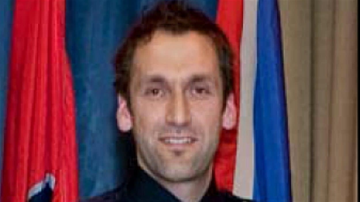 Des milliers de personnes aux funérailles du pompier Thierry Godfrind ...