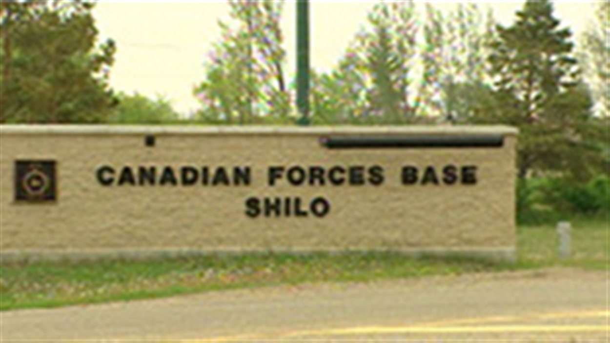 Un soldat de la base de Shilo sanctionné pour acte indécent | Radio-Canada