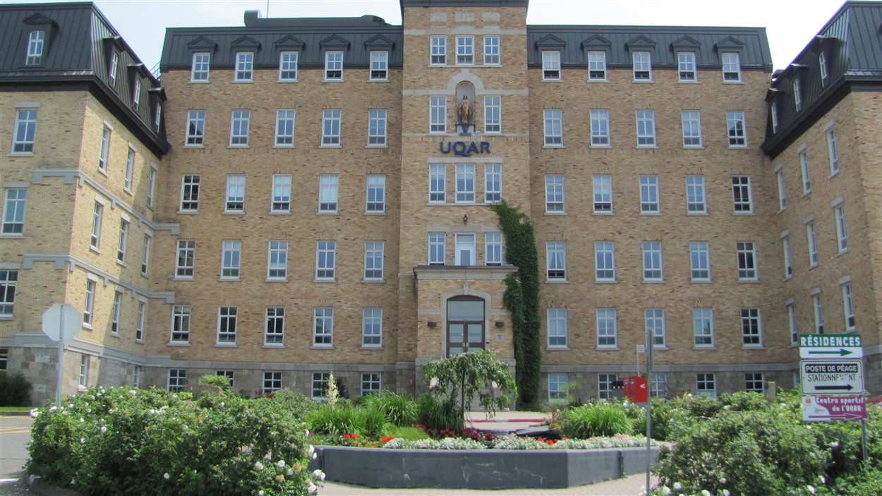 Un premier baccalauréat entièrement en ligne à l'UQAR | Radio-Canada