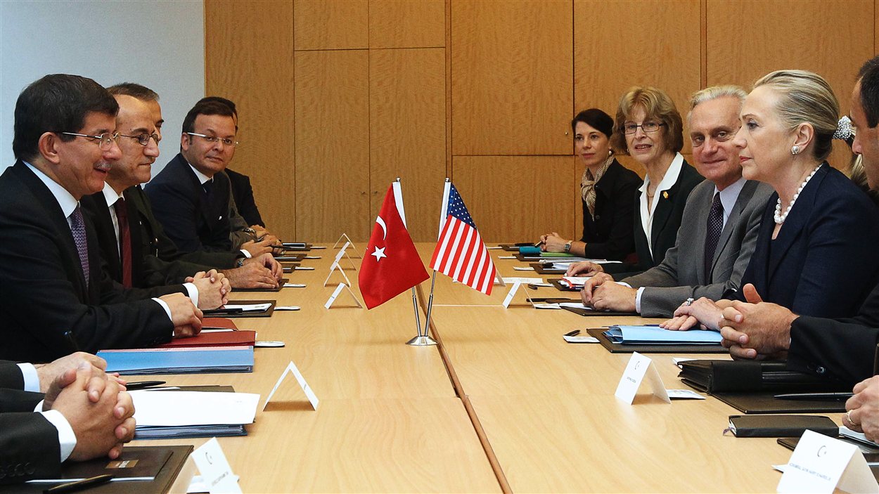 Hillary Clinton discute à Istanbul de l'après-Bachar Al-Assad | Radio ...