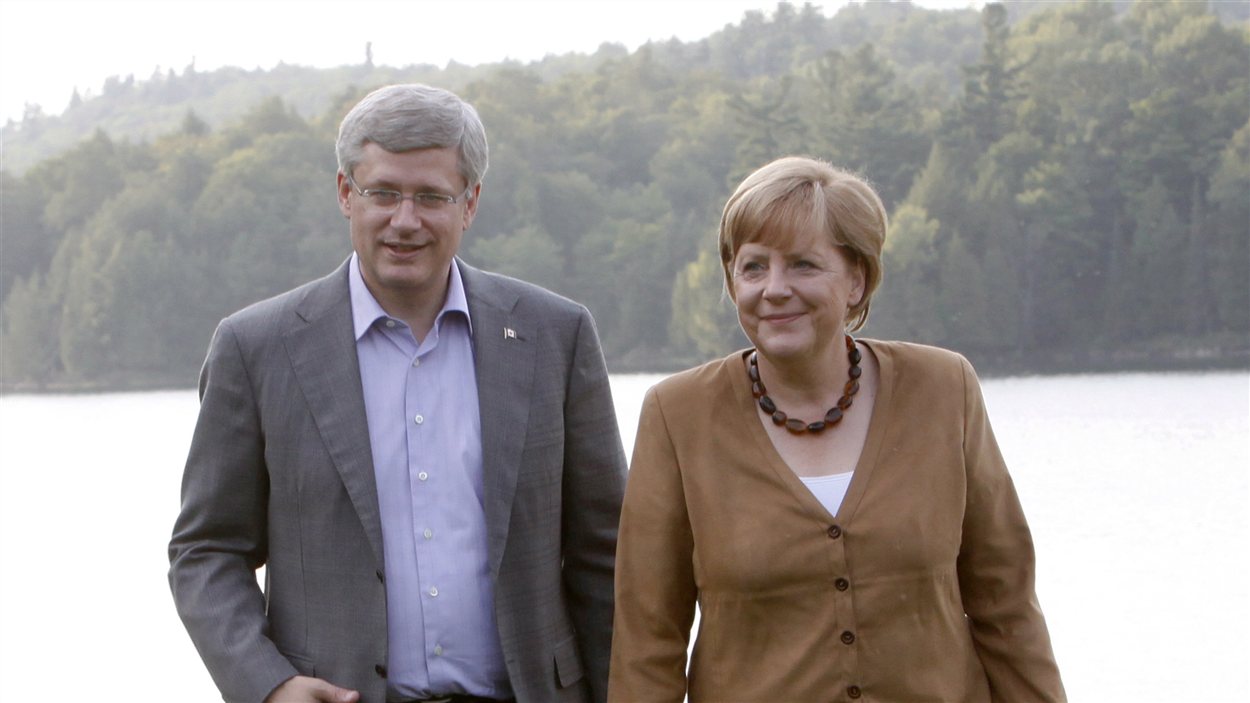 Stephen Harper entreprend une visite en Allemagne | Radio-Canada