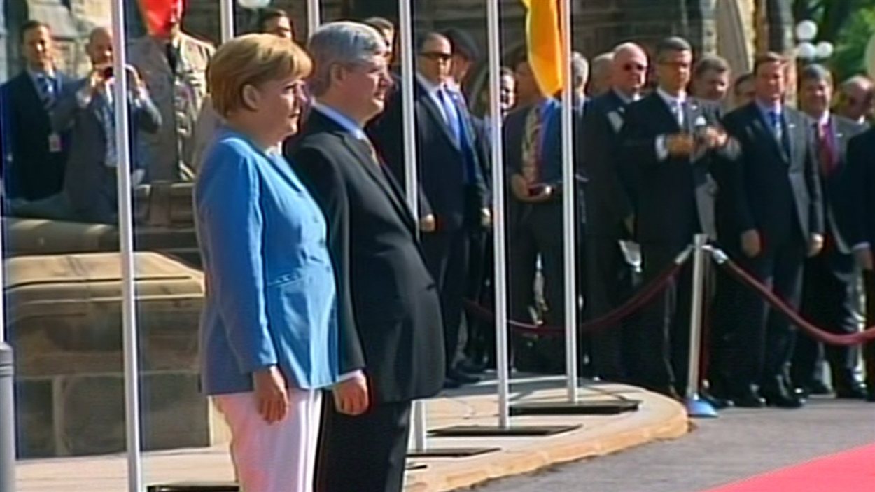 Stephen Harper accueille Angela Merkel en visite officielle | Radio-Canada