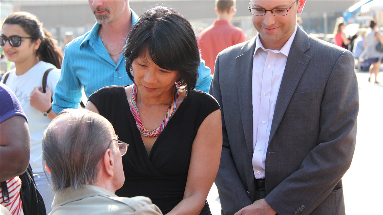 Jack Layton : Des centaines de personnes se souviennent | Radio-Canada