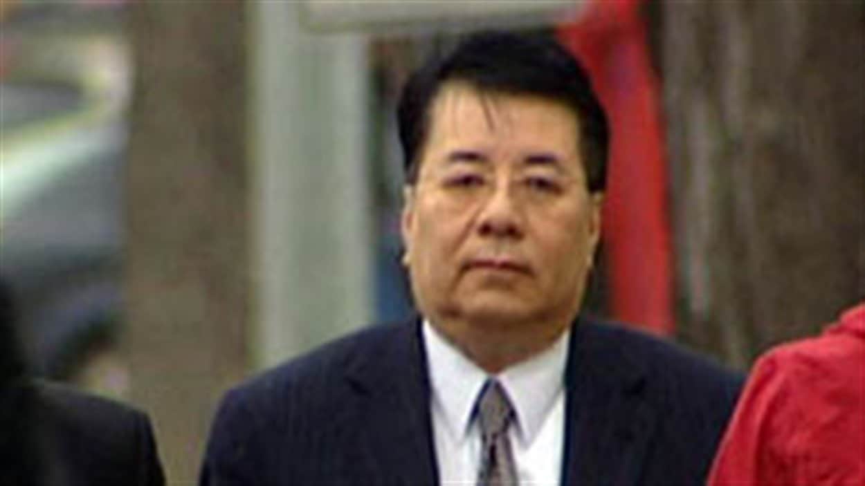 Edward Poon de Regina ne peut plus être médecin | Radio-Canada