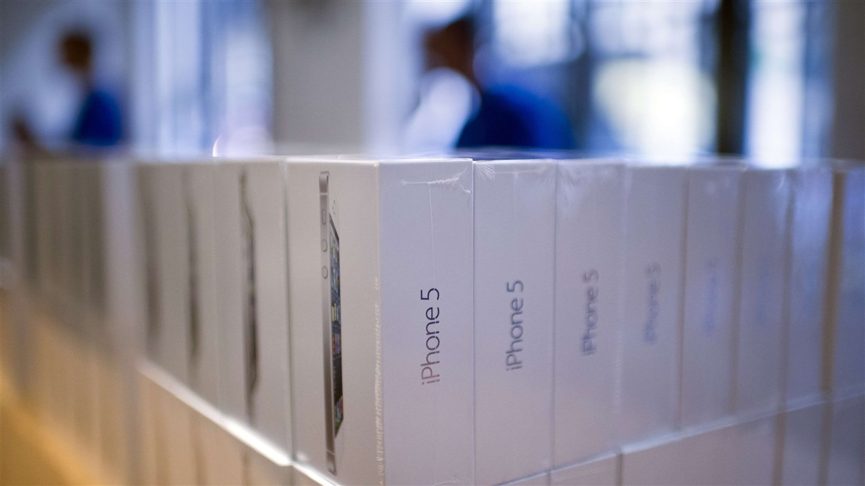 L'engouement pour l'iPhone 5 se confirme | Radio-Canada