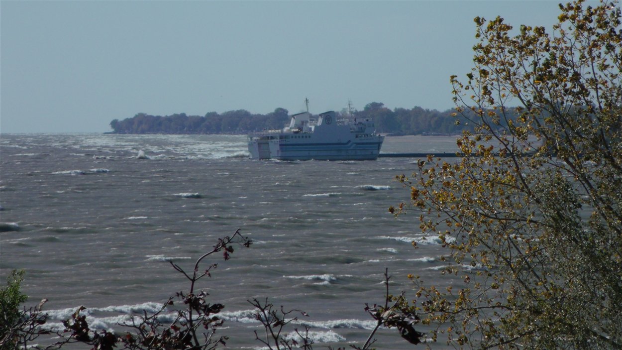 Traversier échoué dans le lac Érié : le Jiimaan reprend sa route ...