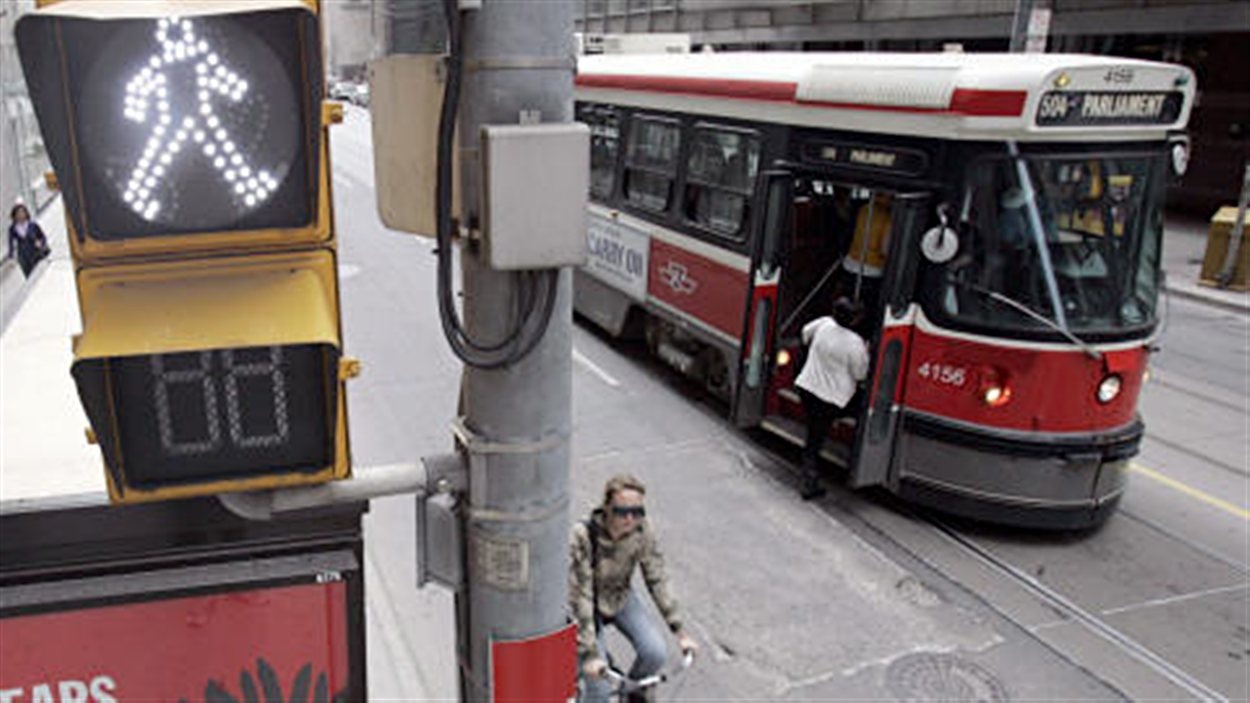 Neuf mesures pour améliorer le service de la CTT | Radio-Canada