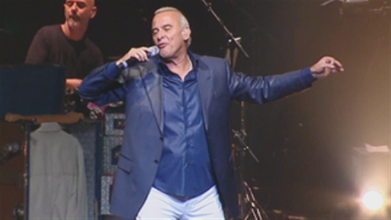 Michel Fugain de passage à Trois-Rivières | Radio-Canada