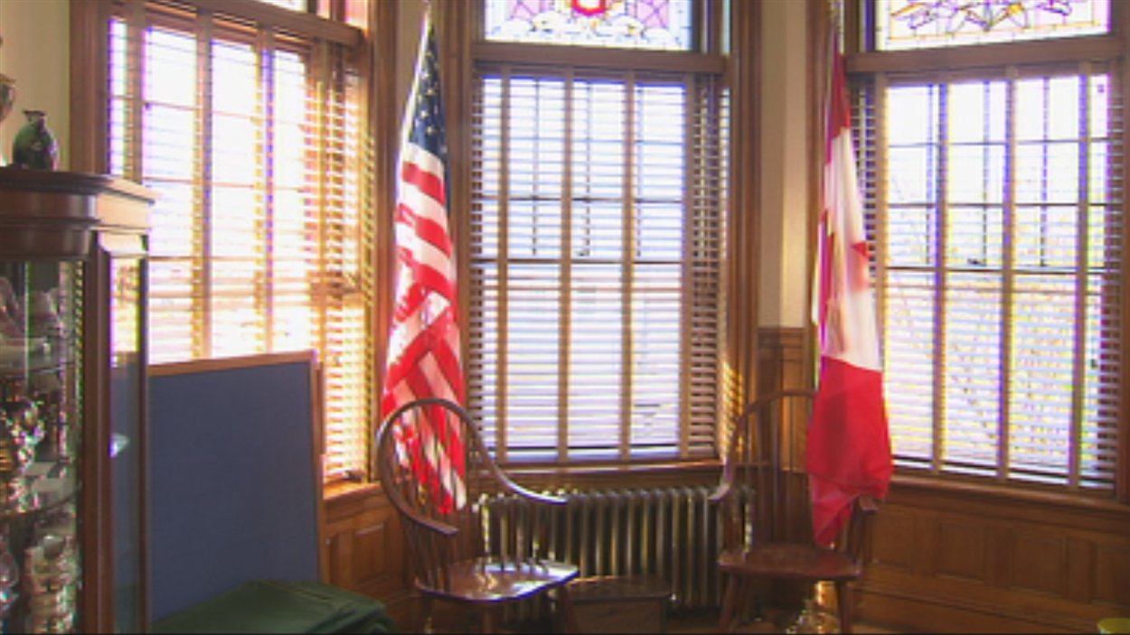 Présumé trafic d'armes à la bibliothèque Haskell de Stanstead | Radio ...