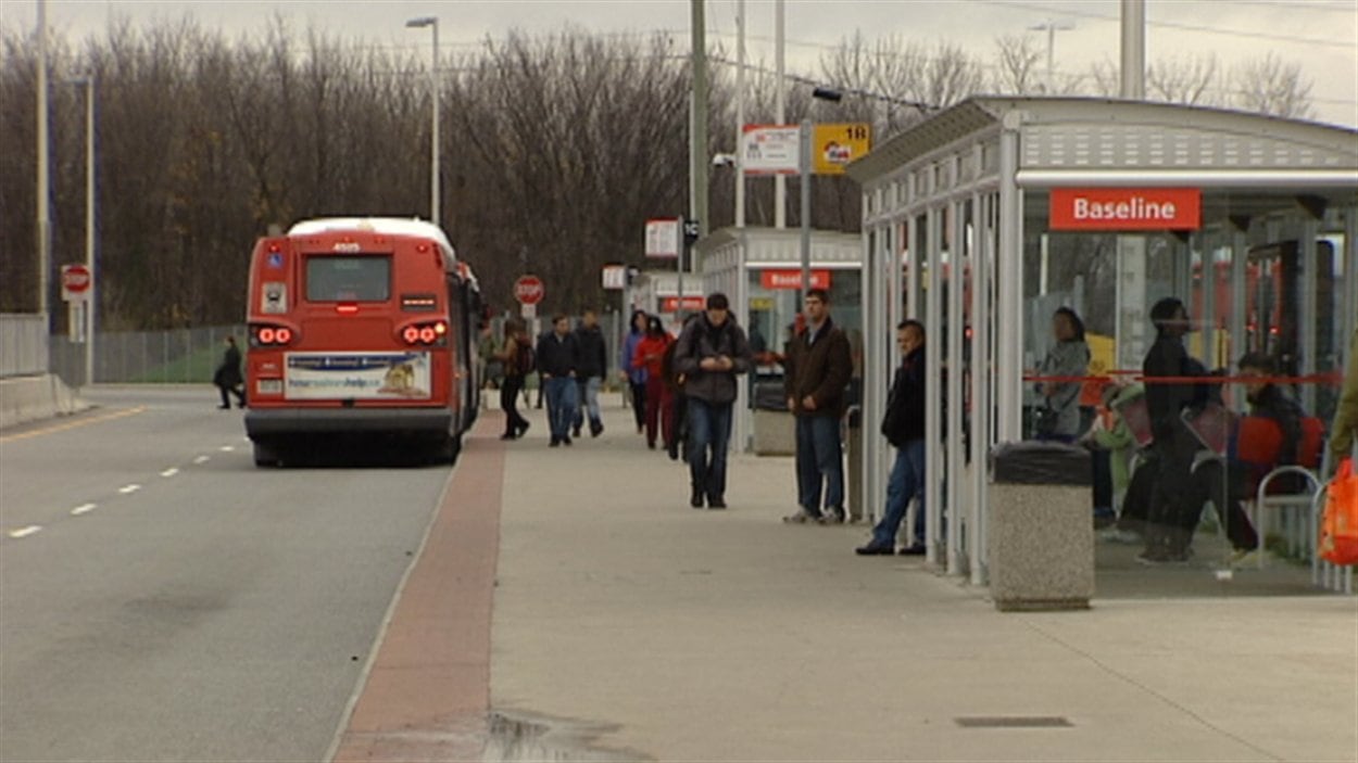 Queen's Park donne un coup de pouce au Transitway à Ottawa | Radio-Canada