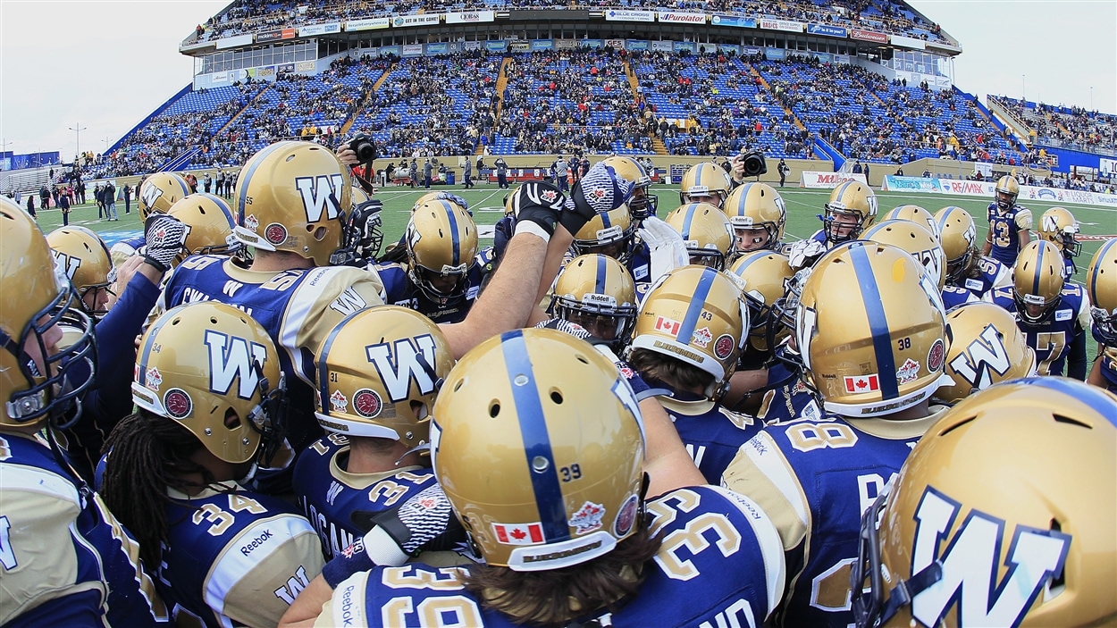 Les Blue Bombers passent à l'Ouest | Radio-Canada