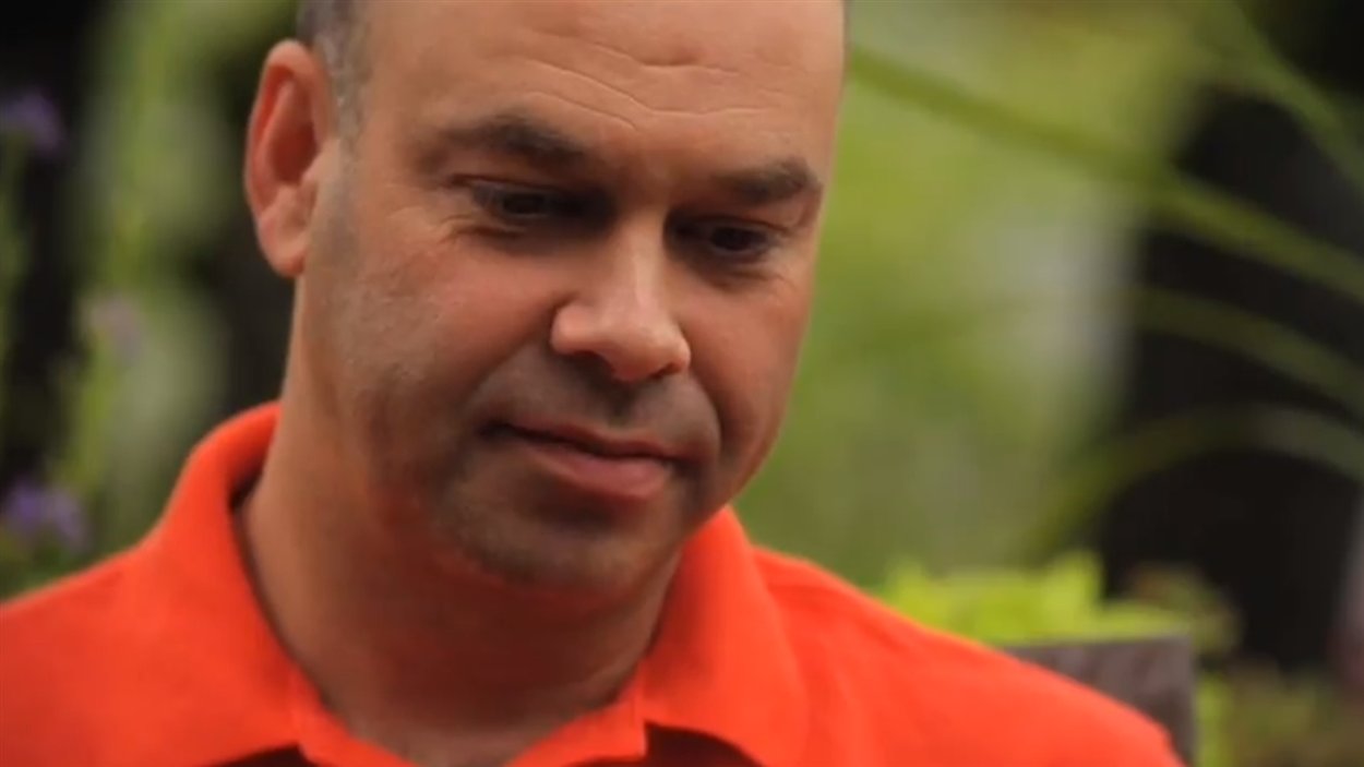 Alex Burton se retire de la course à la direction du PLC | Radio-Canada