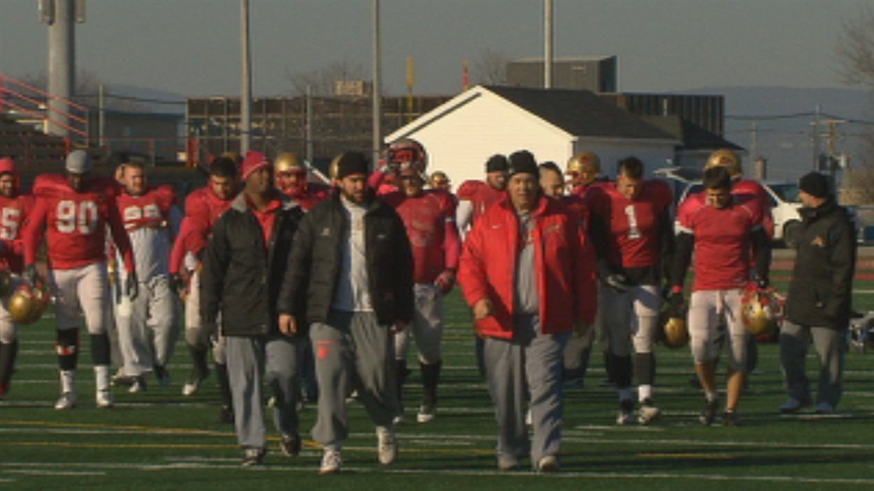 Rouge et Or : Mathieu Bertrand dans ses fonctions d'entraîneur | Radio ...