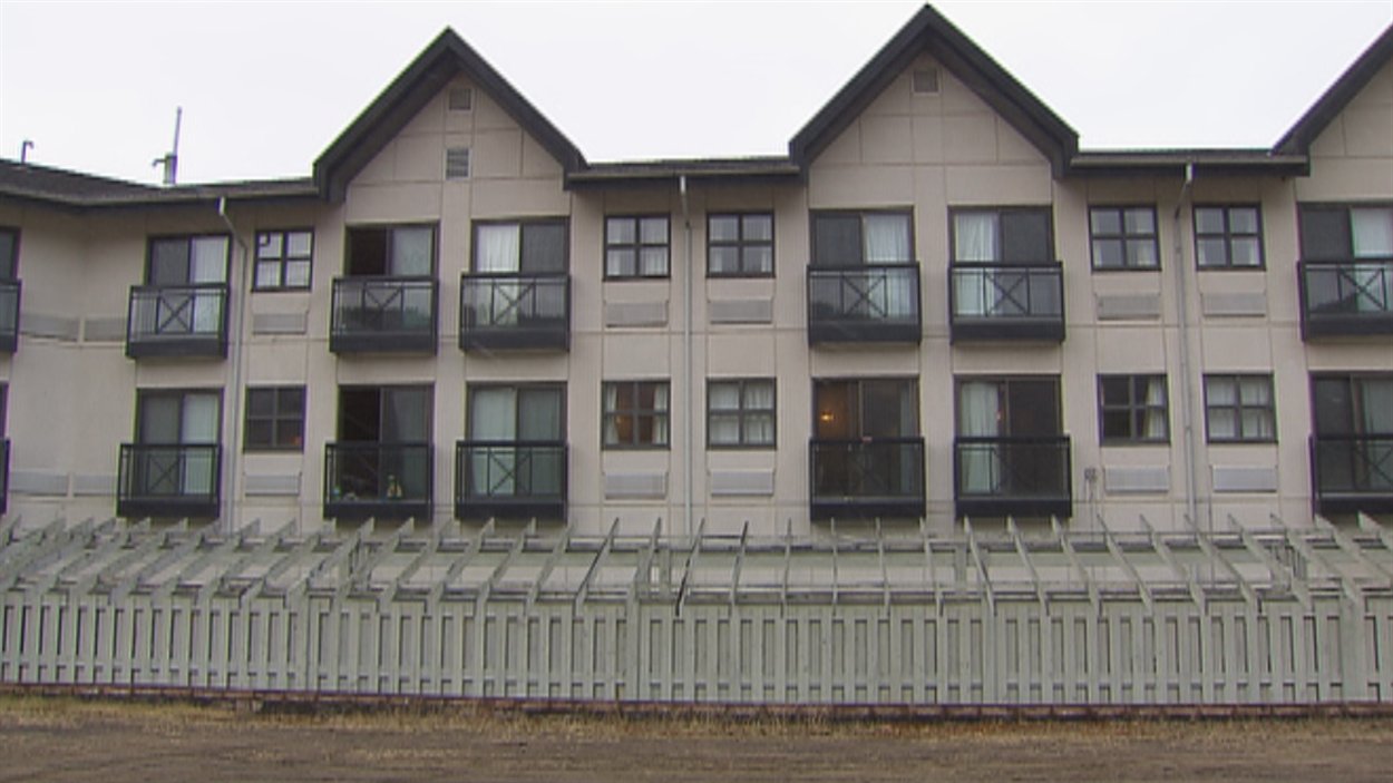 Début d'incendie dans un hôtel de Stoneham | Radio-Canada