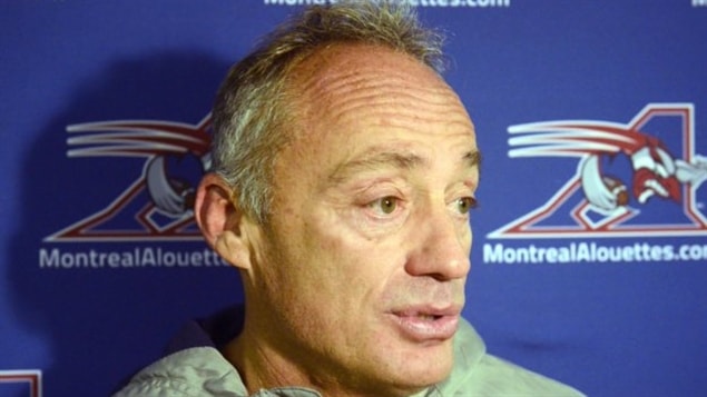 Reinebold congédié | Radio-Canada