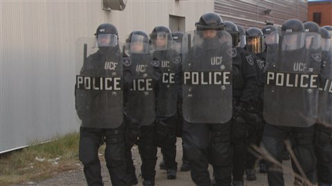 Les policiers de Saguenay à l'entraînement | Radio-Canada