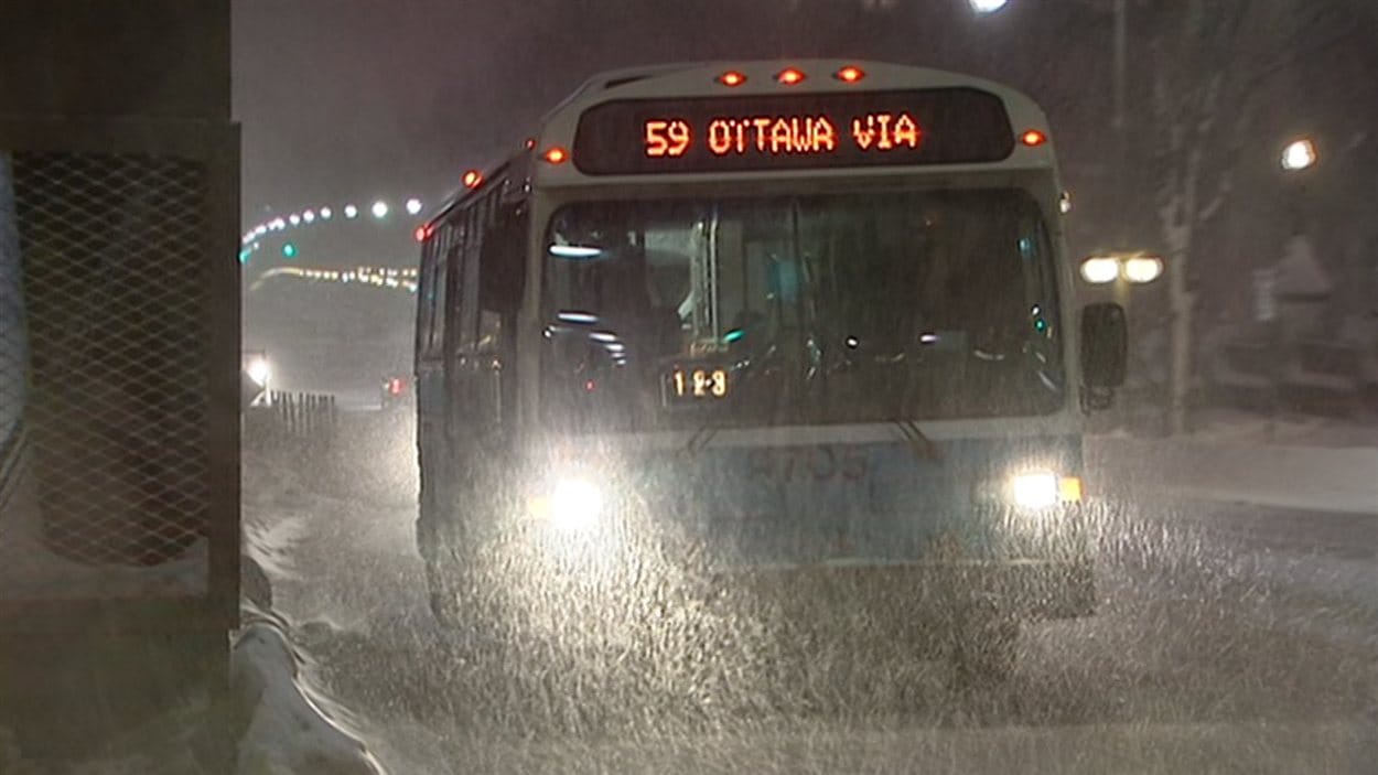 La neige se dirige vers l'Ontario et le Québec | Radio-Canada