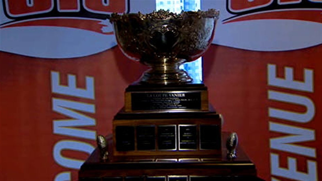 L'Université Laval projette de présenter la Coupe Vanier en 2013 ...