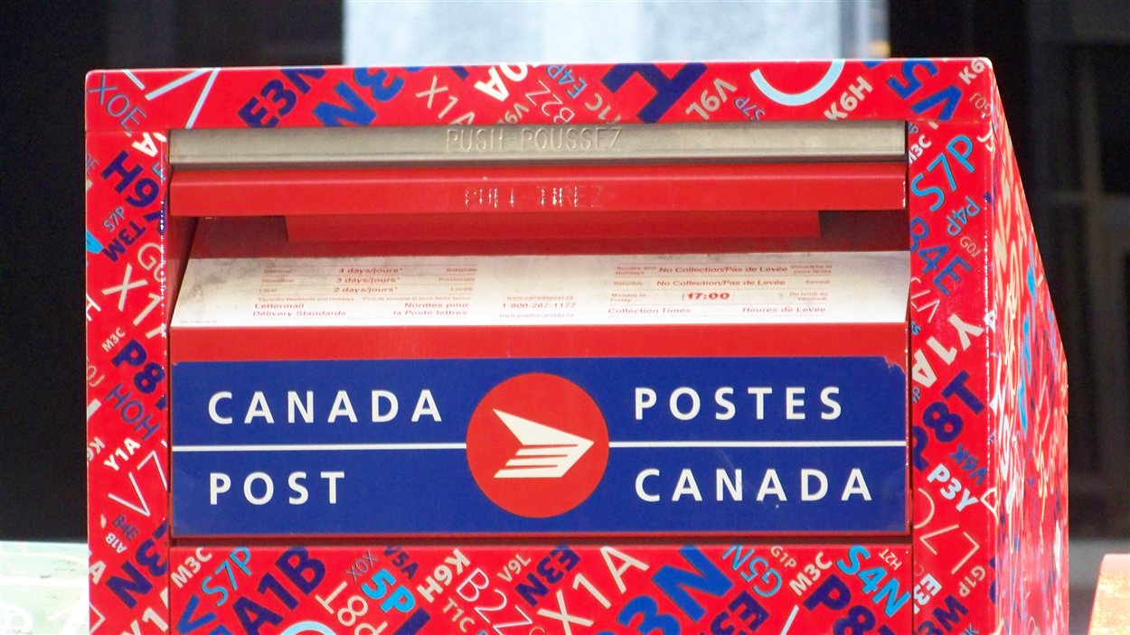 Postes Canada s'attend à une perte en 2013 | Radio-Canada
