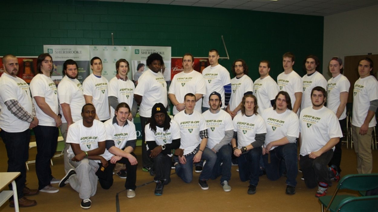 Football : le Vert & Or présente ses recrues | Radio-Canada