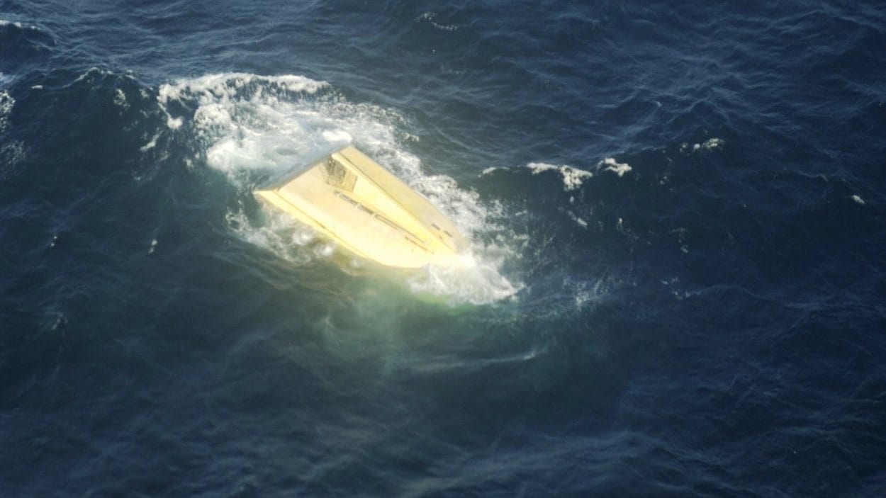 Bateau chaviré en Nouvelle-Écosse: l'armée reprend les recherches ...