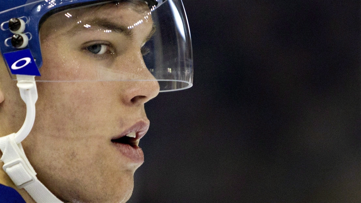 Un genou, deux matchs | Radio-Canada