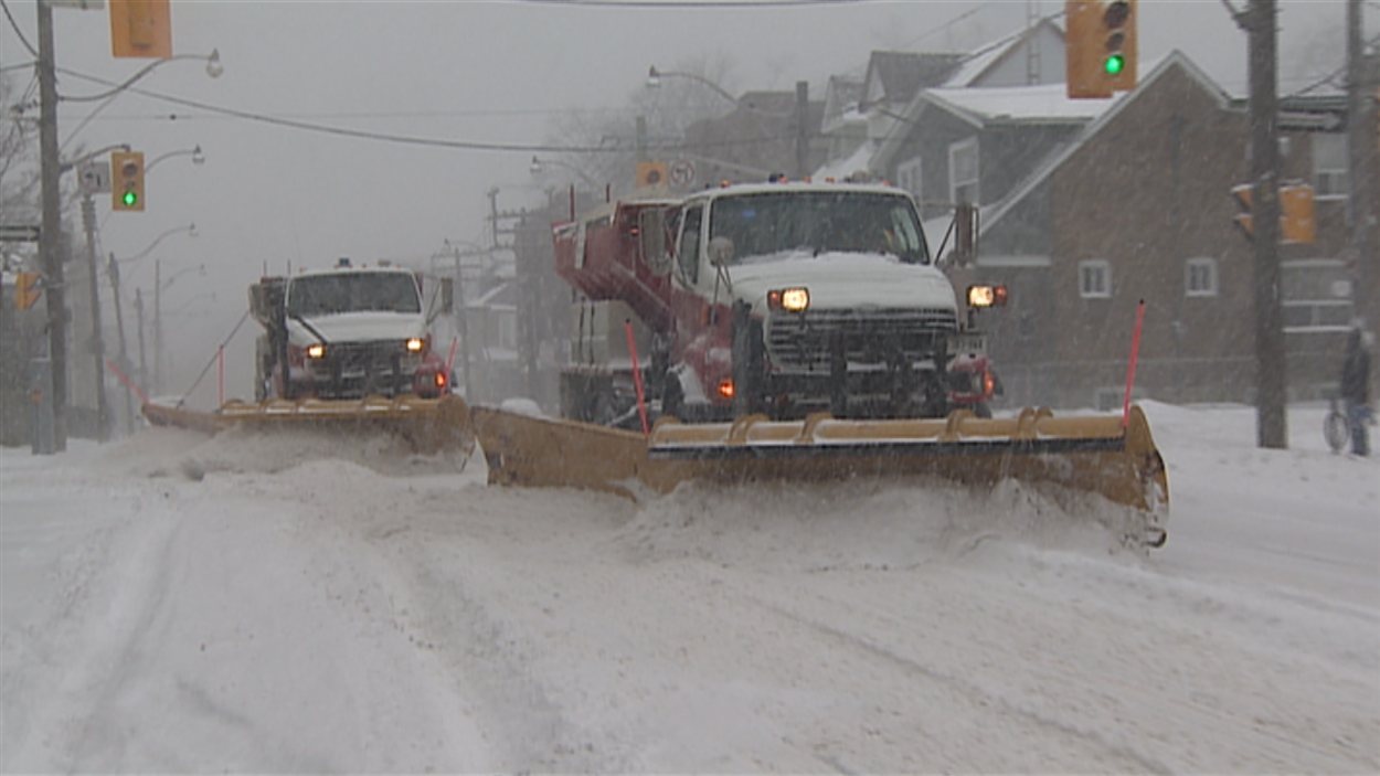 9 millions de plus pour le déneigement des routes dans le Nord | Radio ...